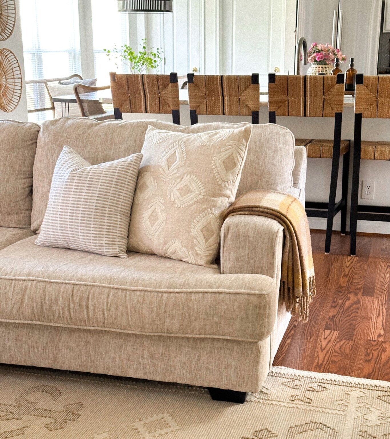 9 Cozy & Cuddly Ways to Style a Throw Blanket on a Couch - Home By Alley