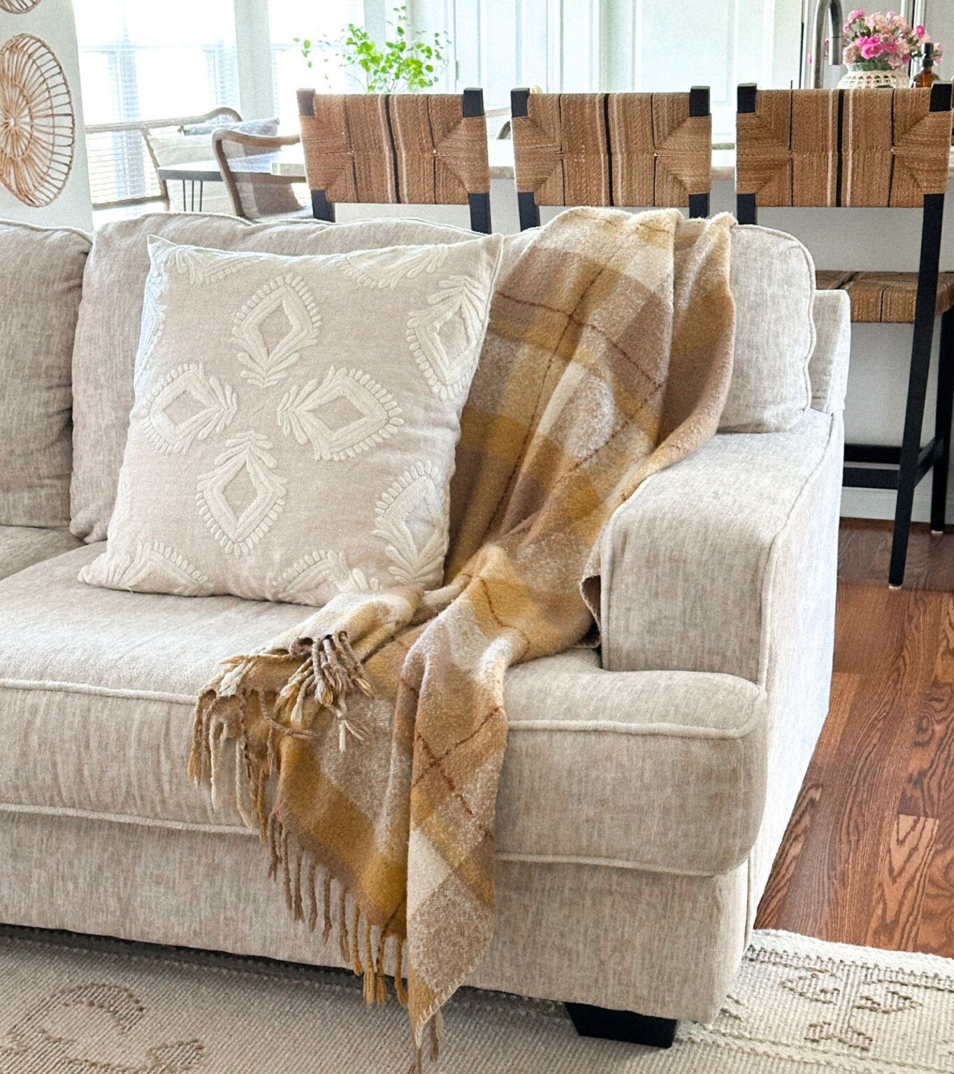 9 Cozy & Cuddly Ways to Style a Throw Blanket on a Couch - Home By Alley
