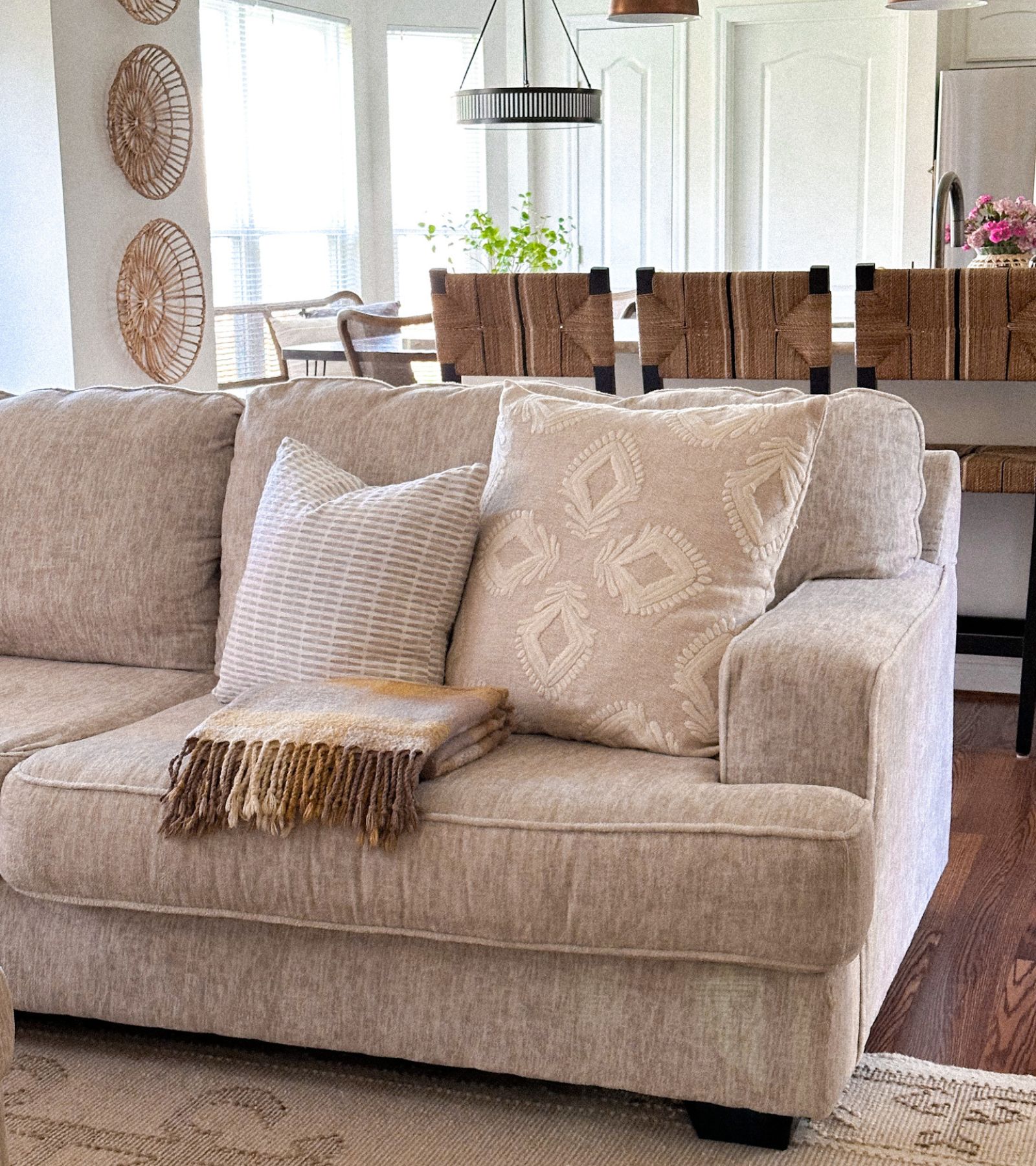 9 Cozy & Cuddly Ways to Style a Throw Blanket on a Couch - Home By Alley