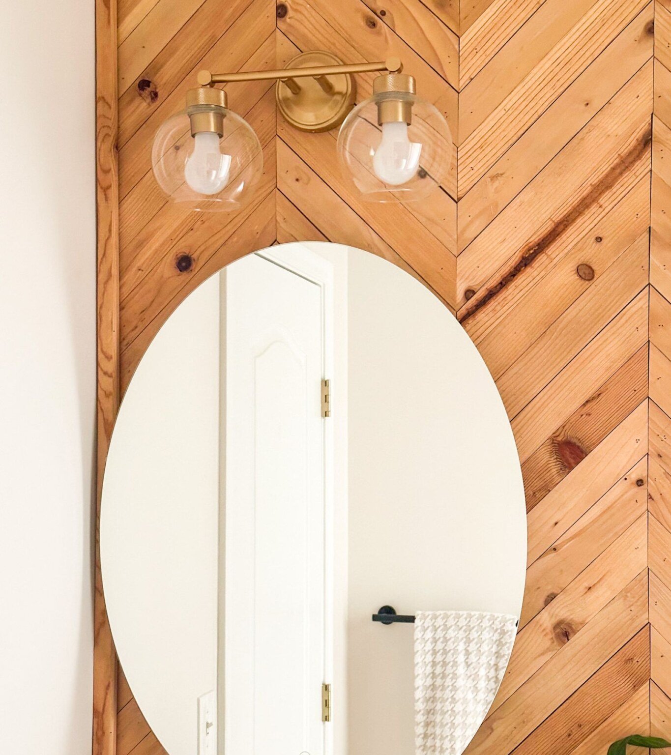 The Best Vanity Light Height (Complete Size Guide) - Home By Alley