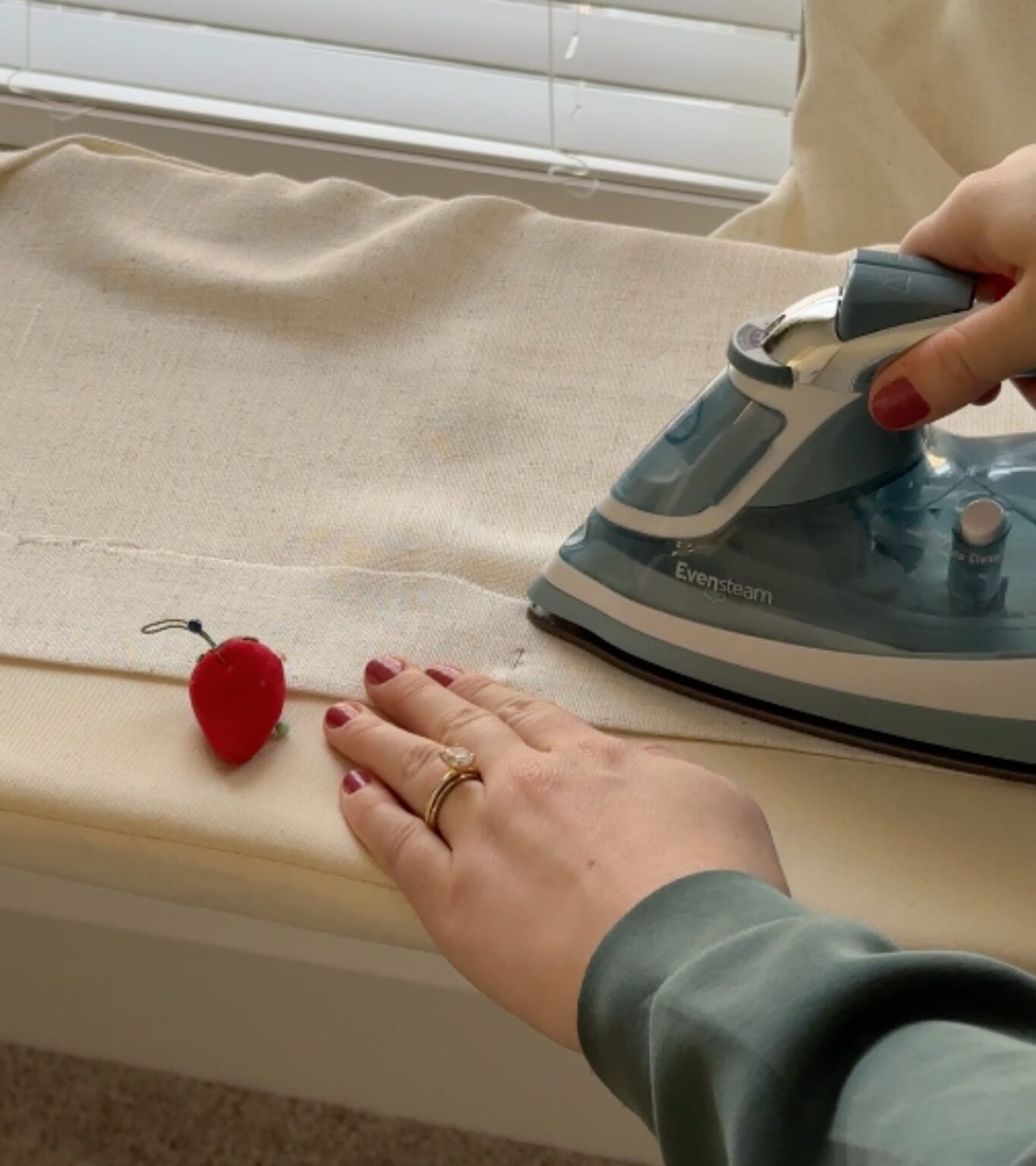 How To Get Designer-Level Curtains Every Single Time Using This No-Sew ...