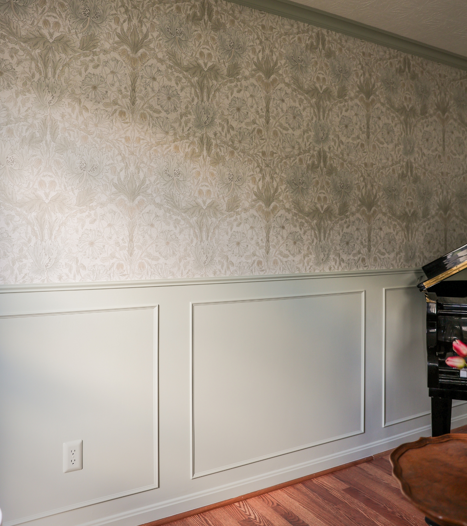 Easy DIY Picture Frame Molding You Can Totally Do Yourself (No ...