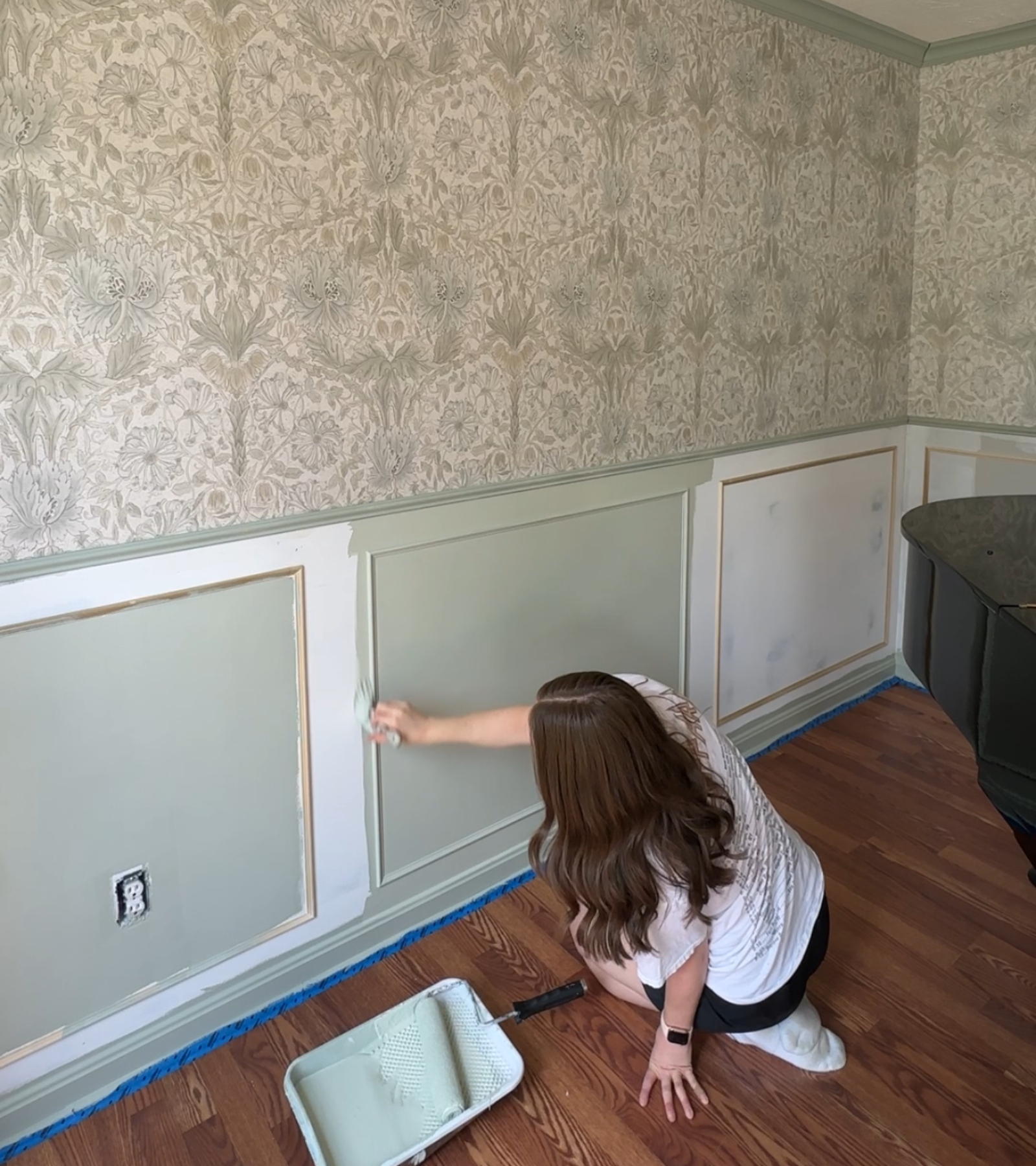 Easy DIY Picture Frame Molding You Can Totally Do Yourself (No ...